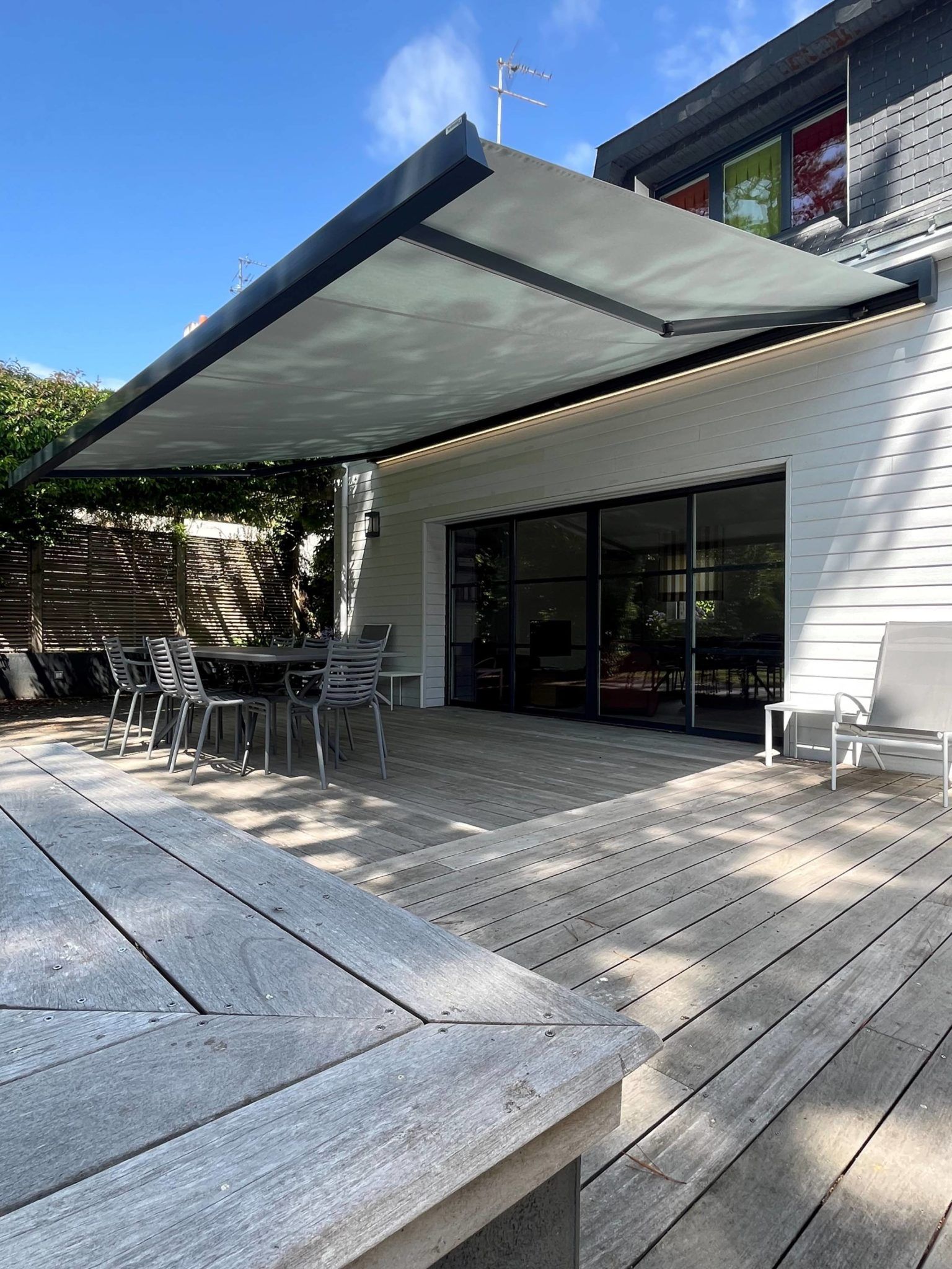 Comment choisir son store banne ? - Pro-Fermetures